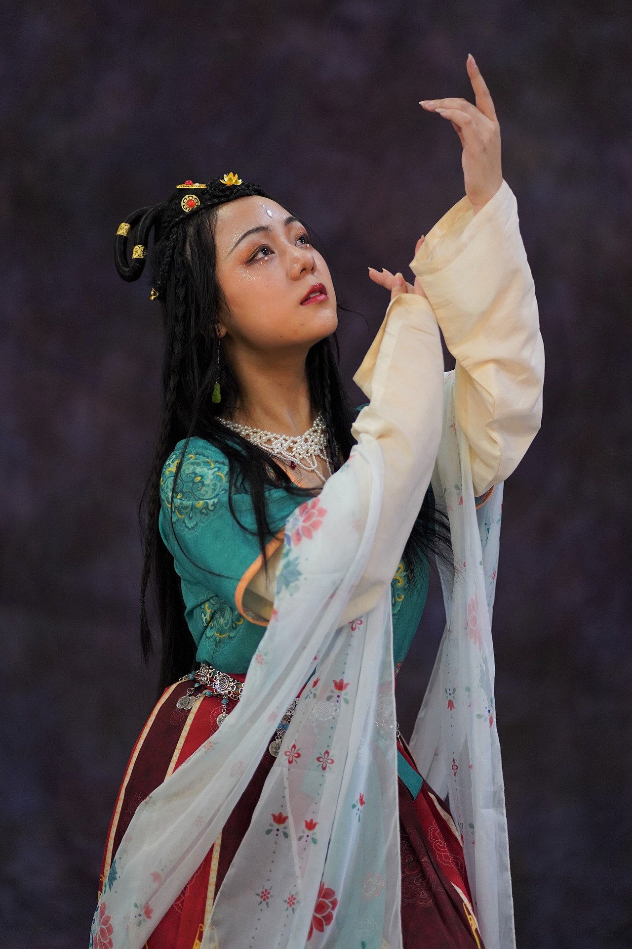 Chinese Culture Clothing: History, Costumes, Curiosities, and More ...